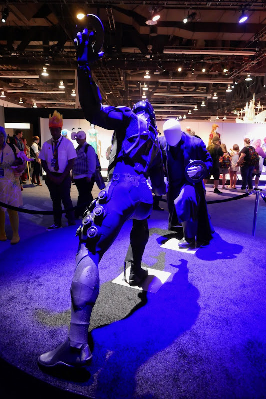 Hollywood Movie Costumes and Props: Screen-worn costumes from Tron ...