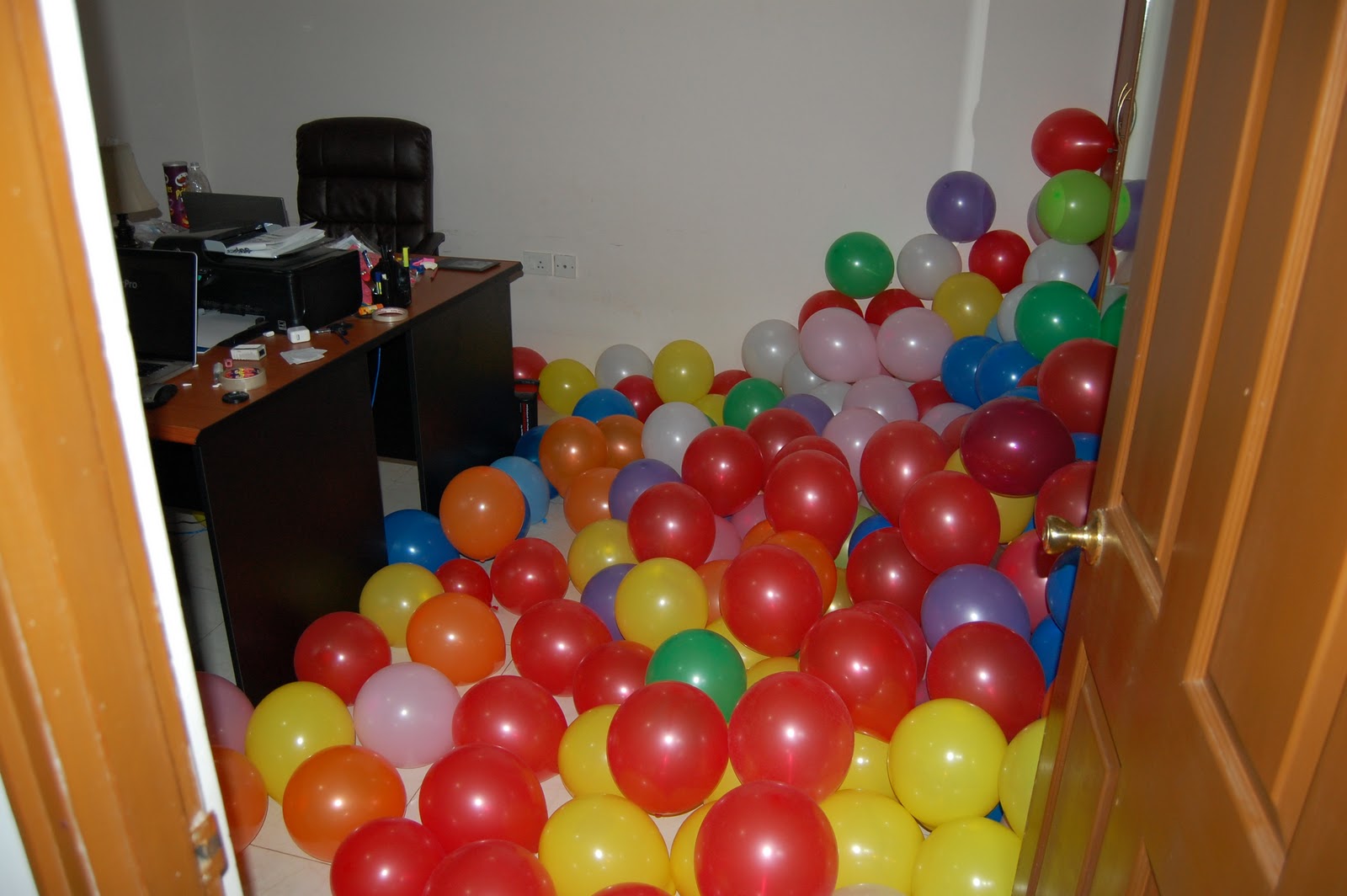 Adventures in India: Birthday Balloon Mania