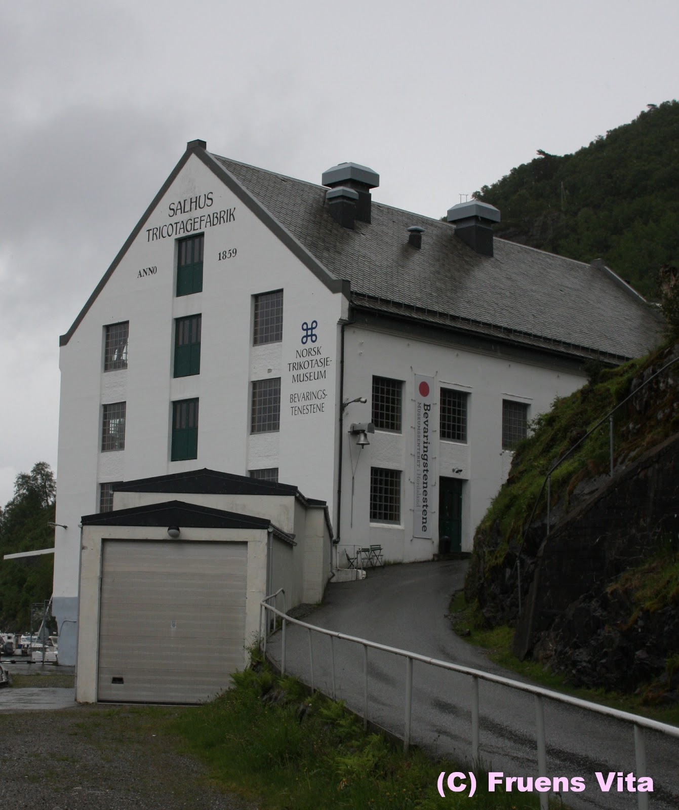 Fruens Vita: Trikotasjemuseet i Salhus