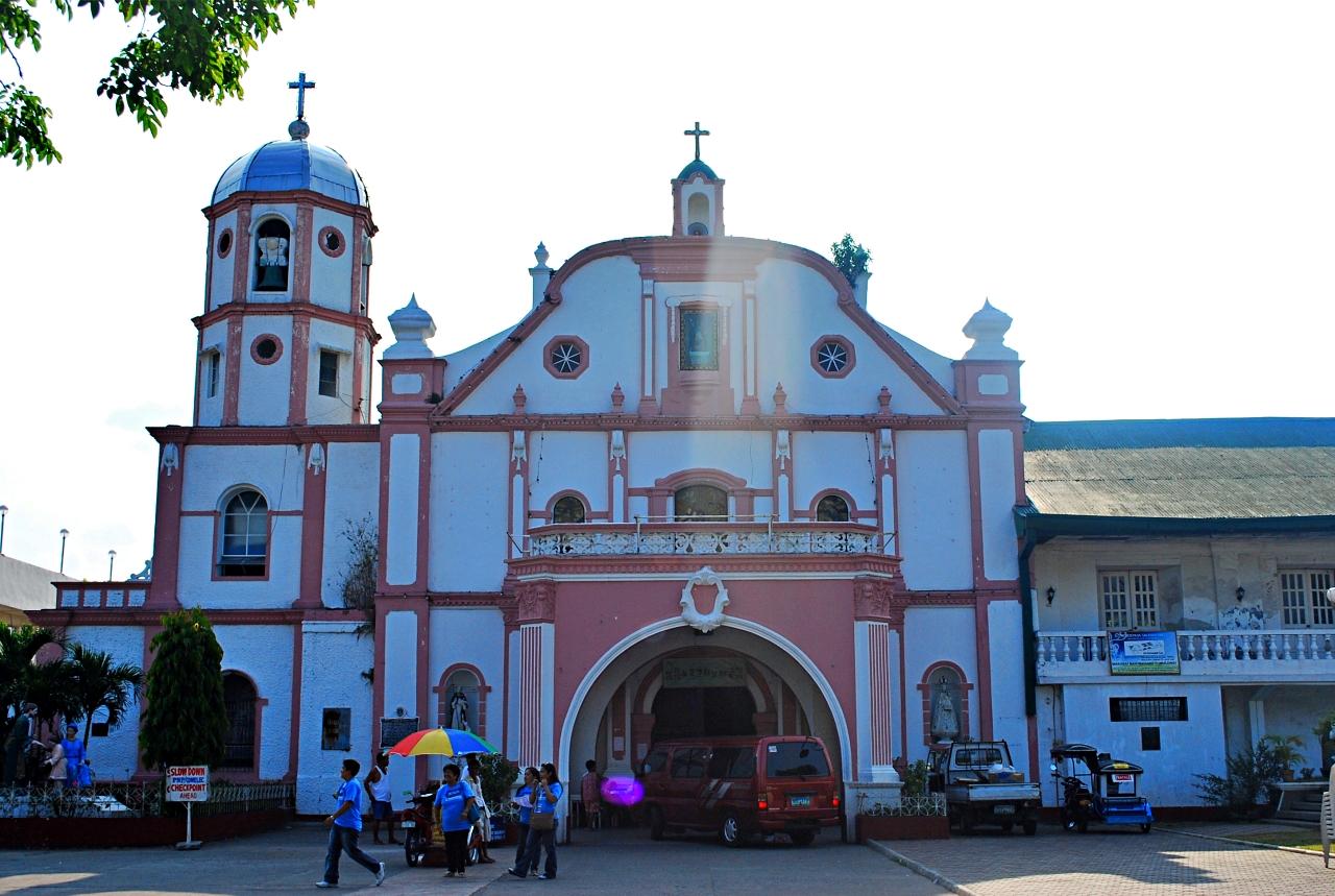 Bataan Visita Iglesia - Nomadic Experiences