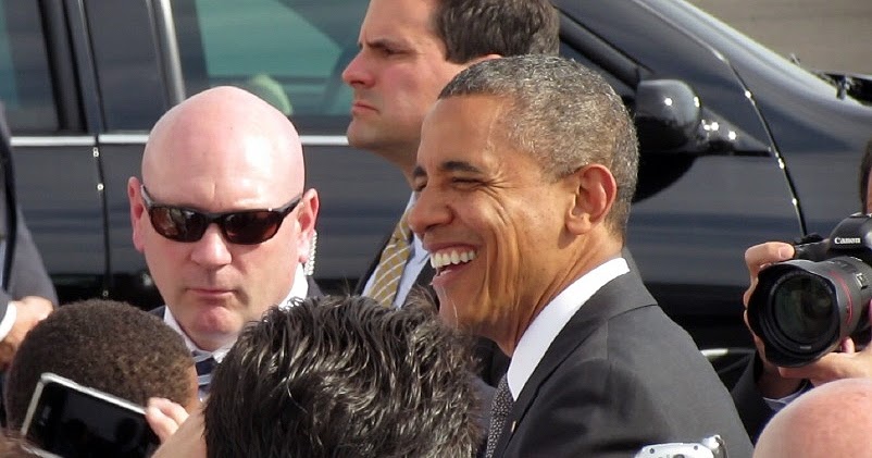 Journalism or Bust!: A/V: President Obama Flies in for Dayton Rally