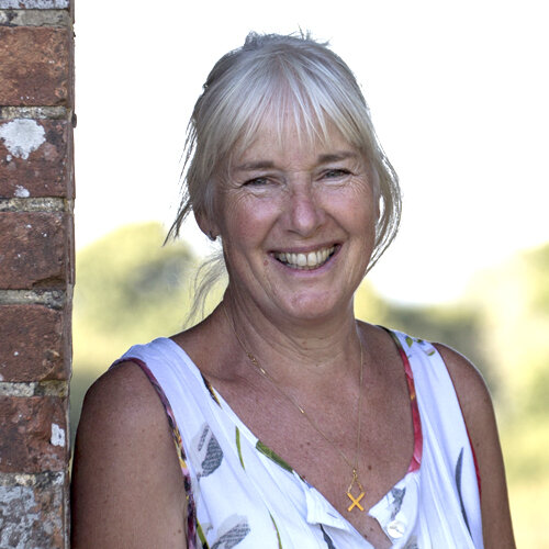 Ariadne olvasmányai: Angela Petch: A toszkán titok