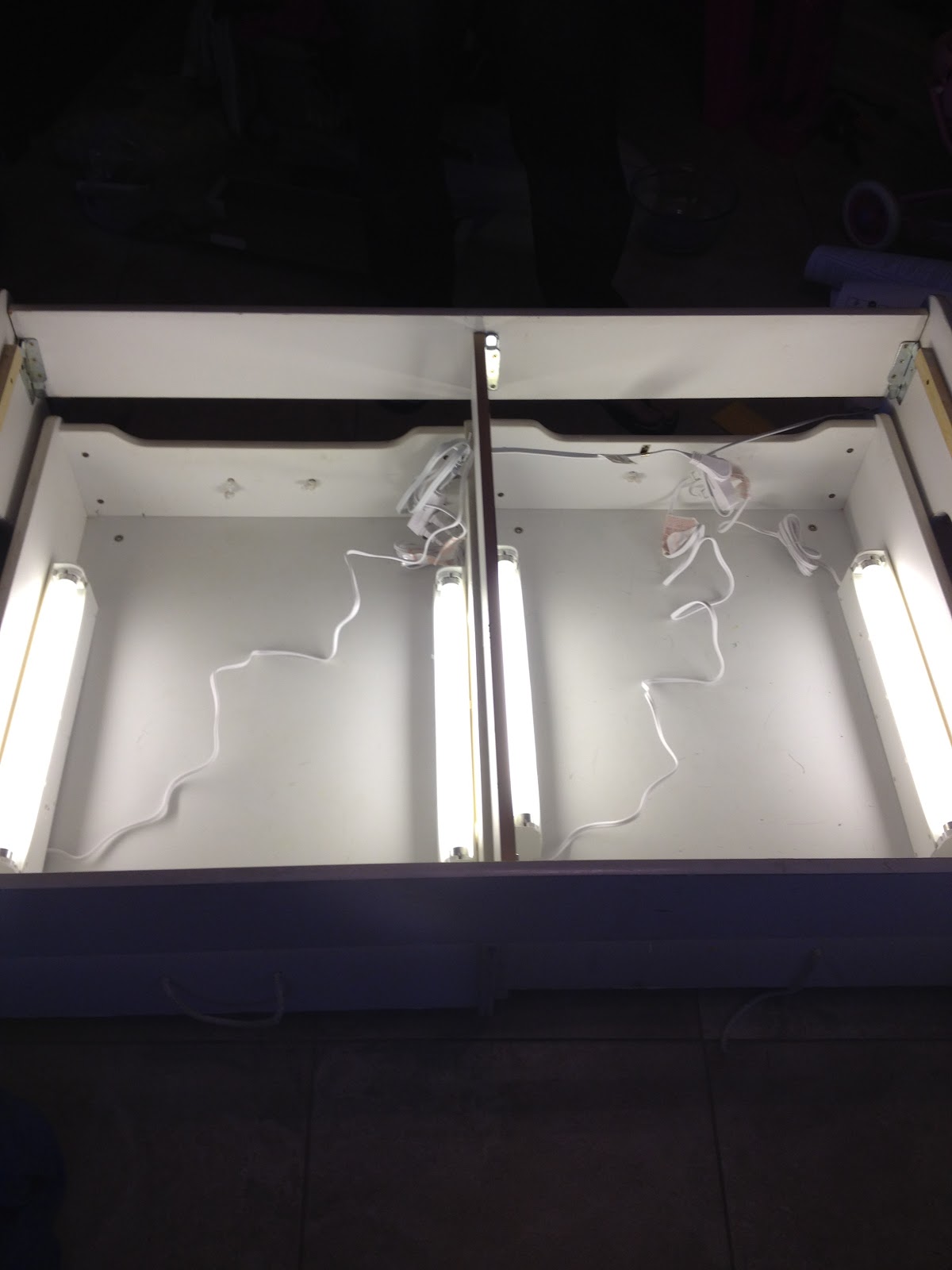 Life with my little loves: DIY Light Table