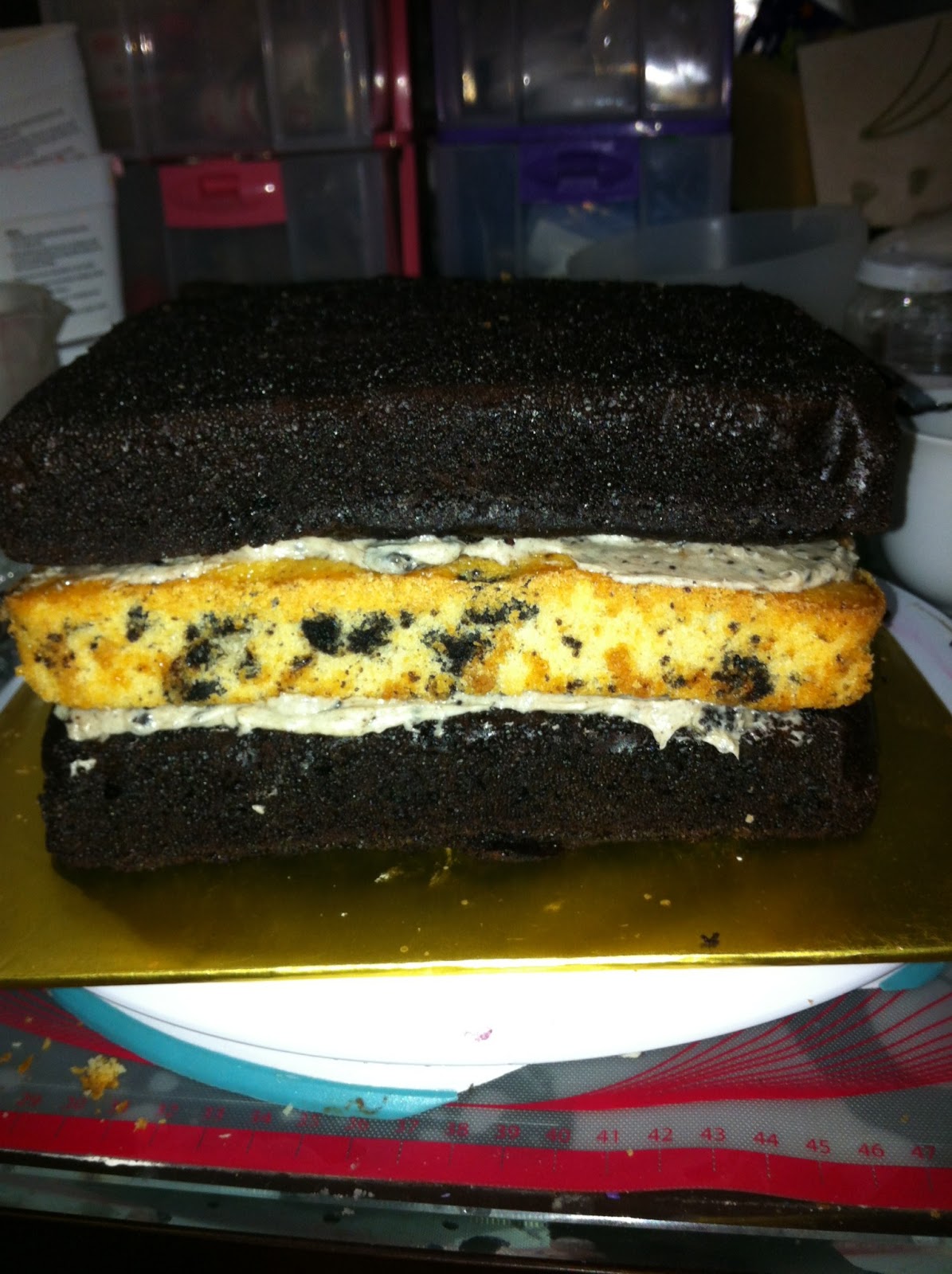 Home May'de Cakes: The Making : Hi-5 themed cake