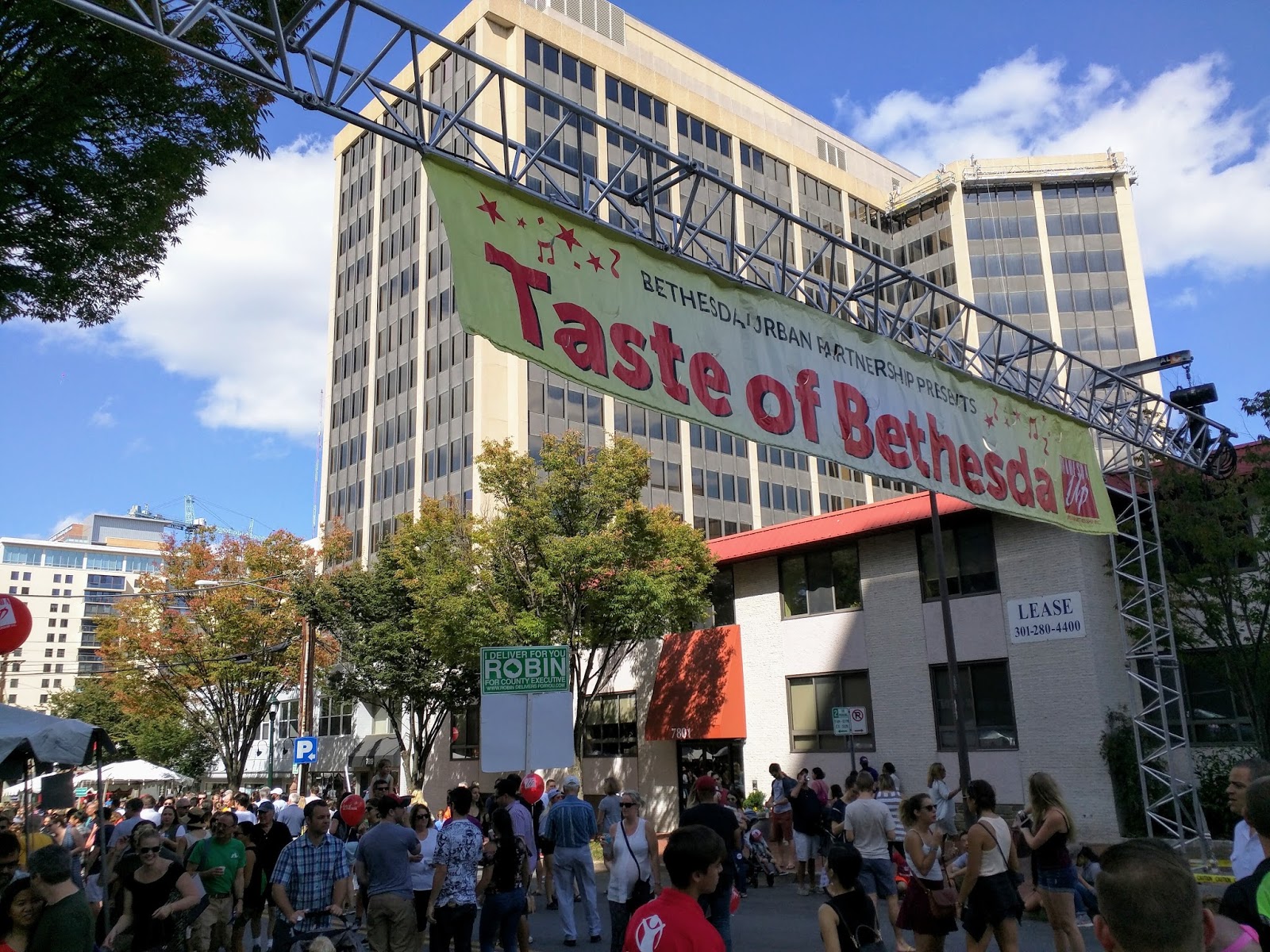 Robert Dyer @ Bethesda Row: Taste of Bethesda 2017 Photo Gallery + Video