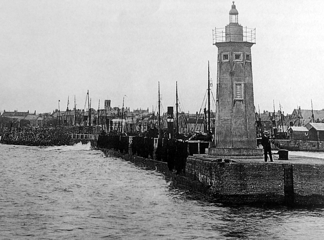 Tour Scotland: Old Photograph Lighthouse Anstruther East Neuk Of Fife ...