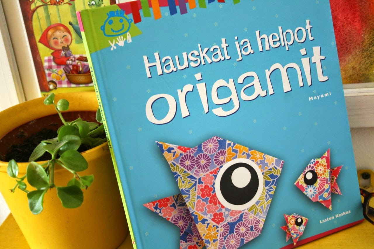 Värikäs päivä Lastenkirjablogi: Origamien taittelu nostaa aivot narikkaan