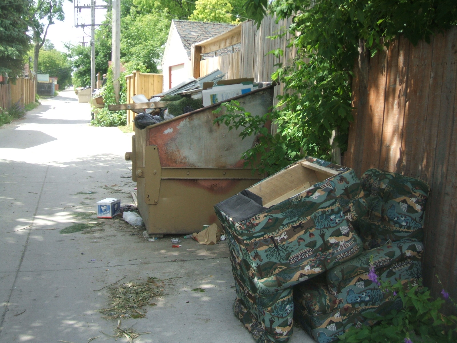 A Day In The Hood: BFI Removes Only Half The Garbage
