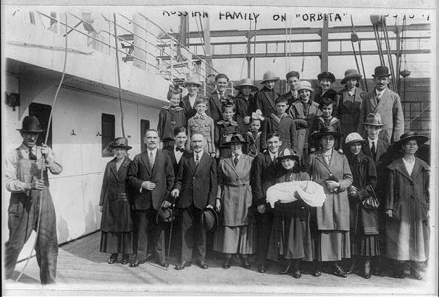41 Rare Vintage Photographs of Ellis Island Immigration in the Early ...