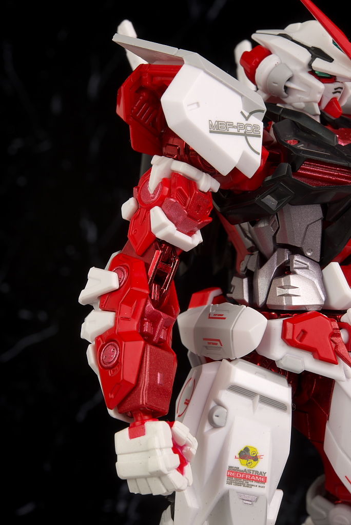 GUNDAM GUY: METAL BUILD Gundam Astray Red Frame - Review by Hacchaka