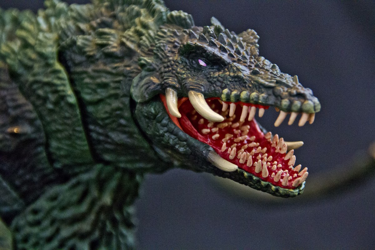 The Kaiju Planet: Figure Review - S.H. MonsterArts Biollante