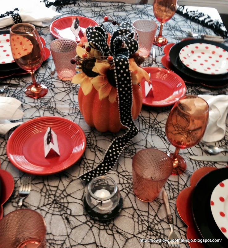 How'd You Do That?: HALLOWEEN TABLESCAPE - HELLO KITTY!