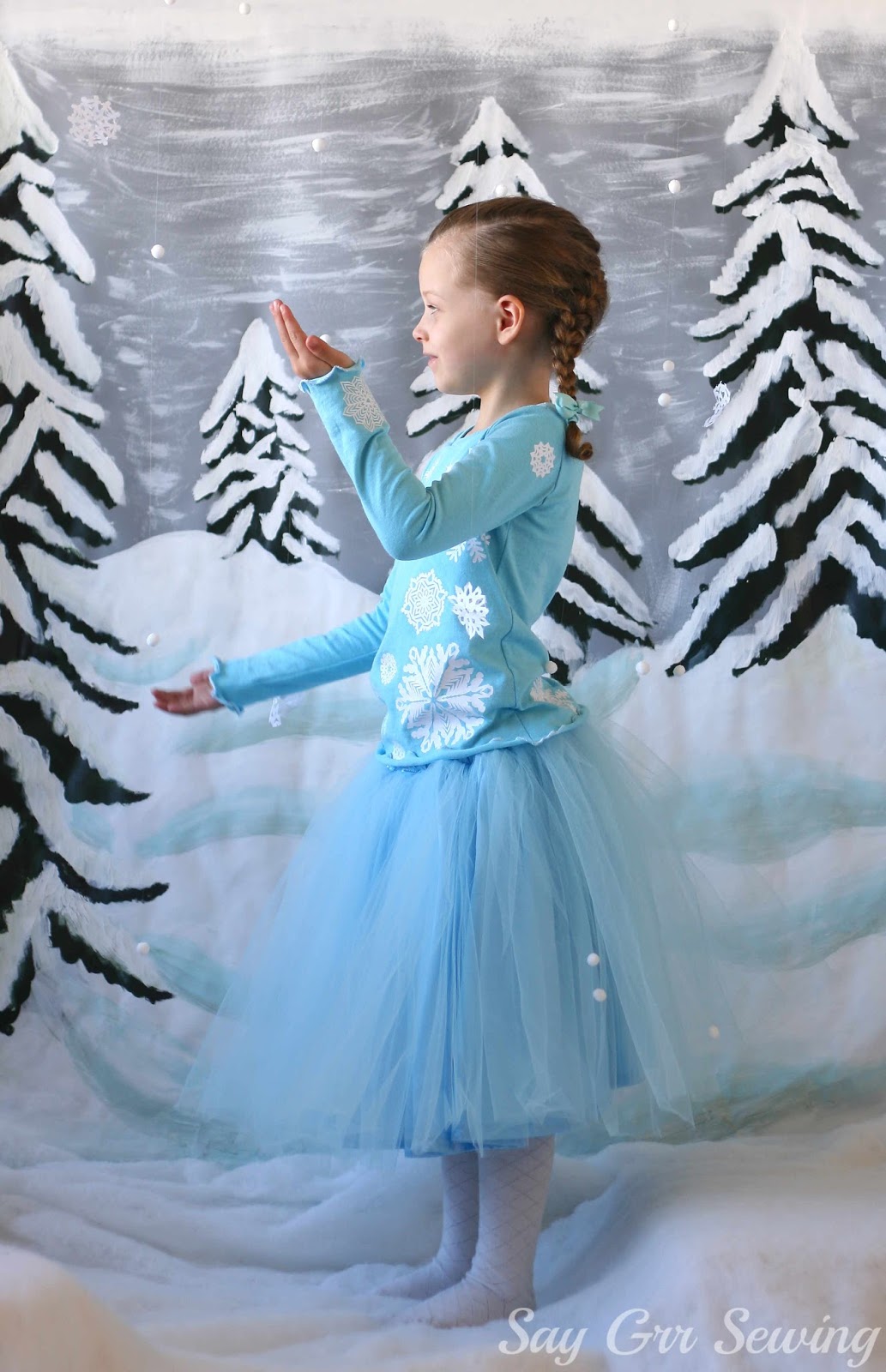 Say Grr Sewing: Snowflake Outfit