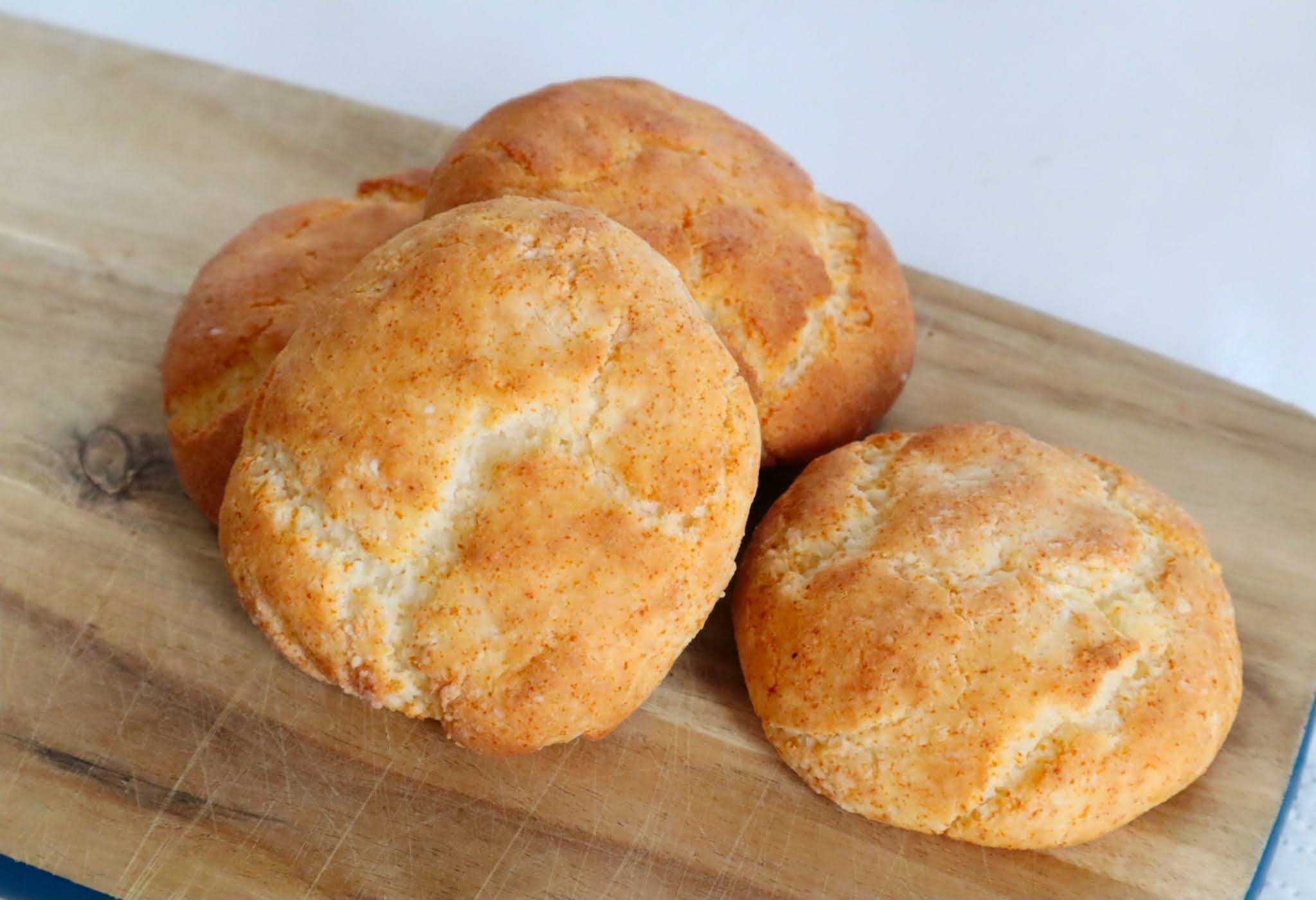 GLUTENFRIE SCONES PÅ 10 MINUTT MED 5 INGREDIENSER