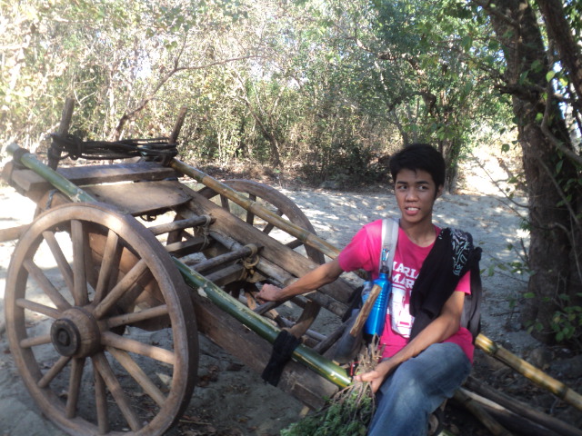 Discover the world with Kanuto: Salt Production of Pasuquin (Iodized Salt)