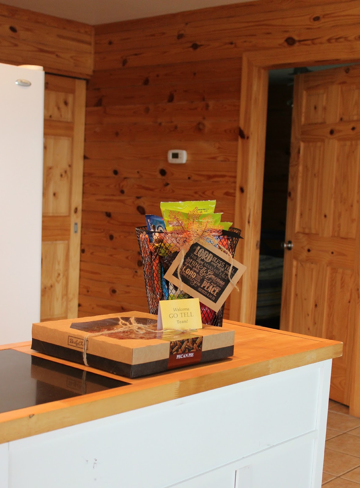 Ramblings of a Southern Girl: Frugal Fall Hospitality Baskets