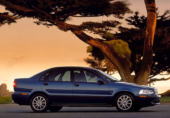 THE ULTIMATE CAR GUIDE: Car Profiles - Volvo S40 (1997-2004)