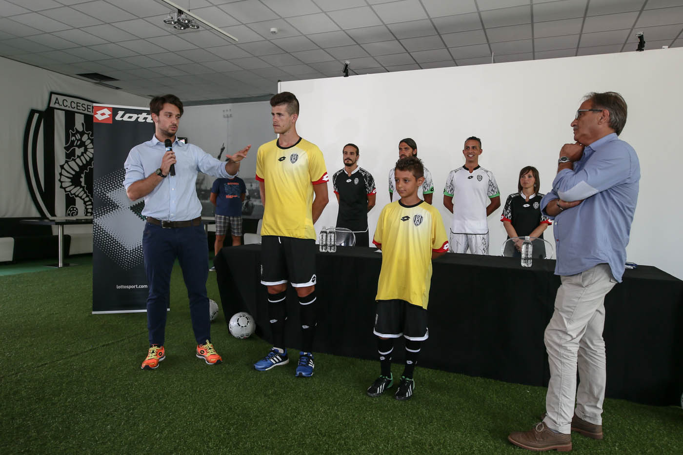 AC Cesena 15-16 Kits Released - Footy Headlines