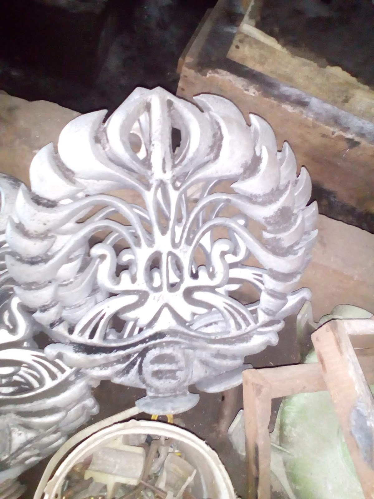 cor bronze logam aluminium