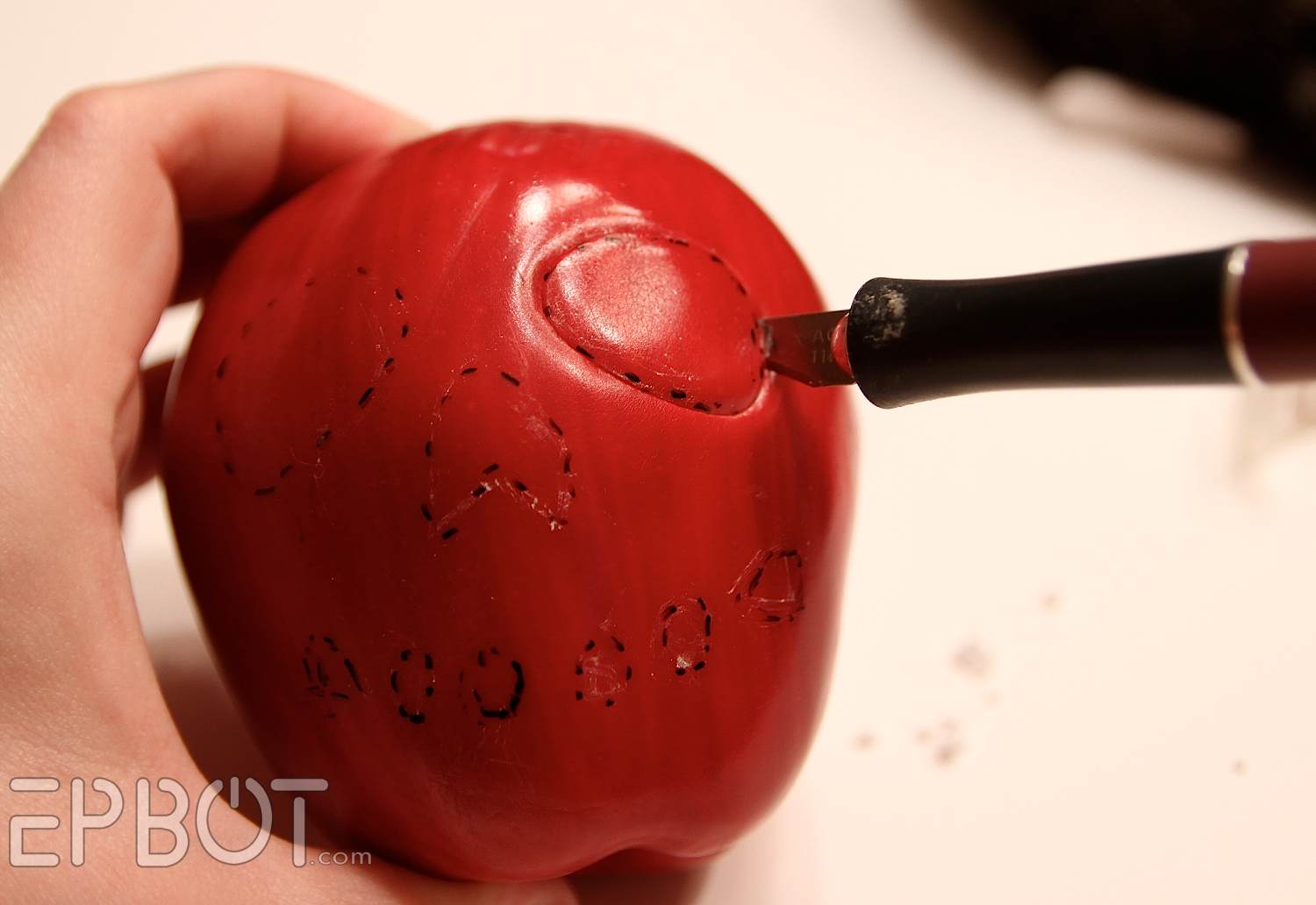 EPBOT: Halloween DIY: Make A Glowing Poison Apple for Less Than $3!