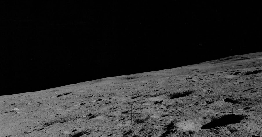 Apollo 14 Timeline: 1971/02/05: Il panorama di Fra Mauro dopo l'allunaggio