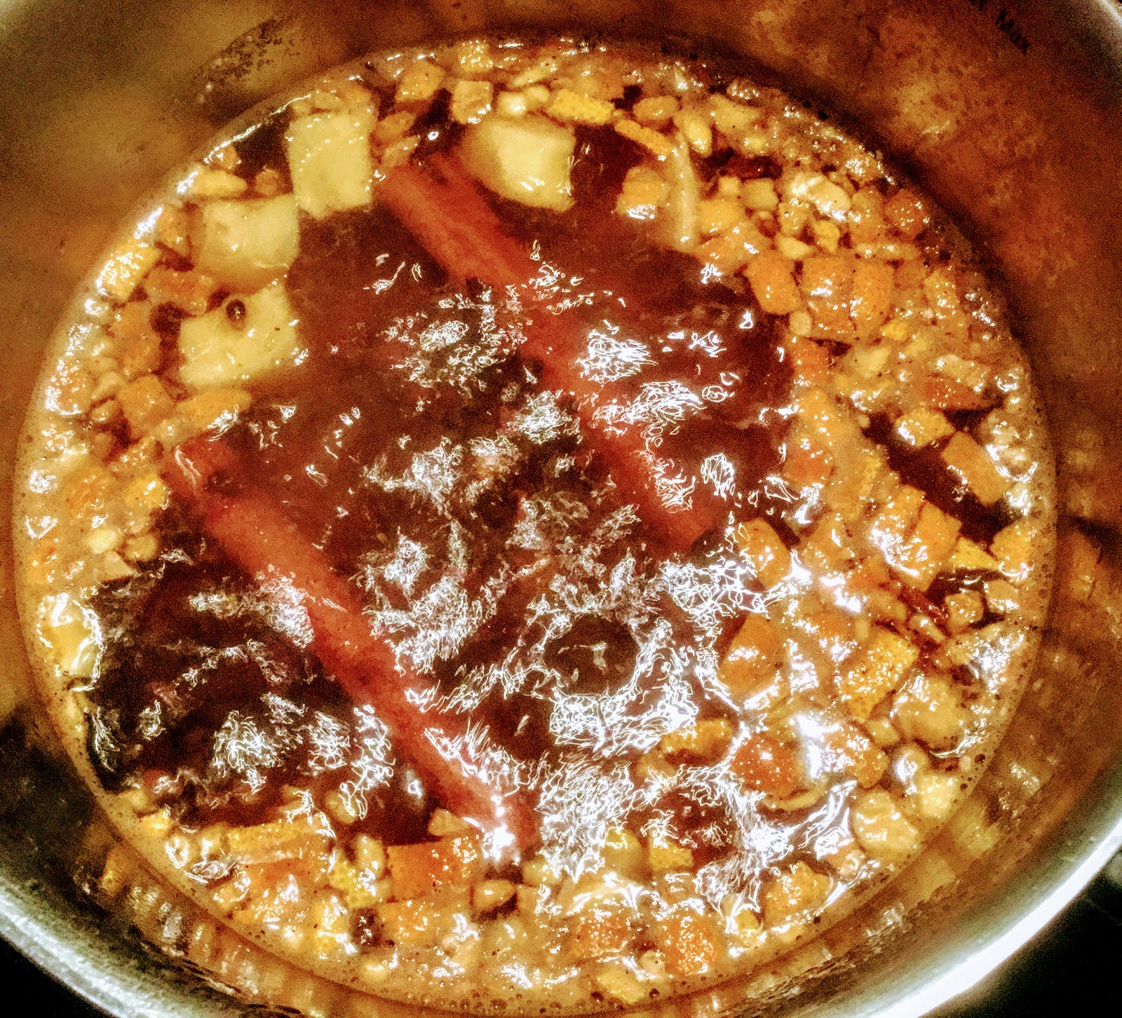 Itse tehty glögi vaaleana ja tummana versiona - Saran kotikolo