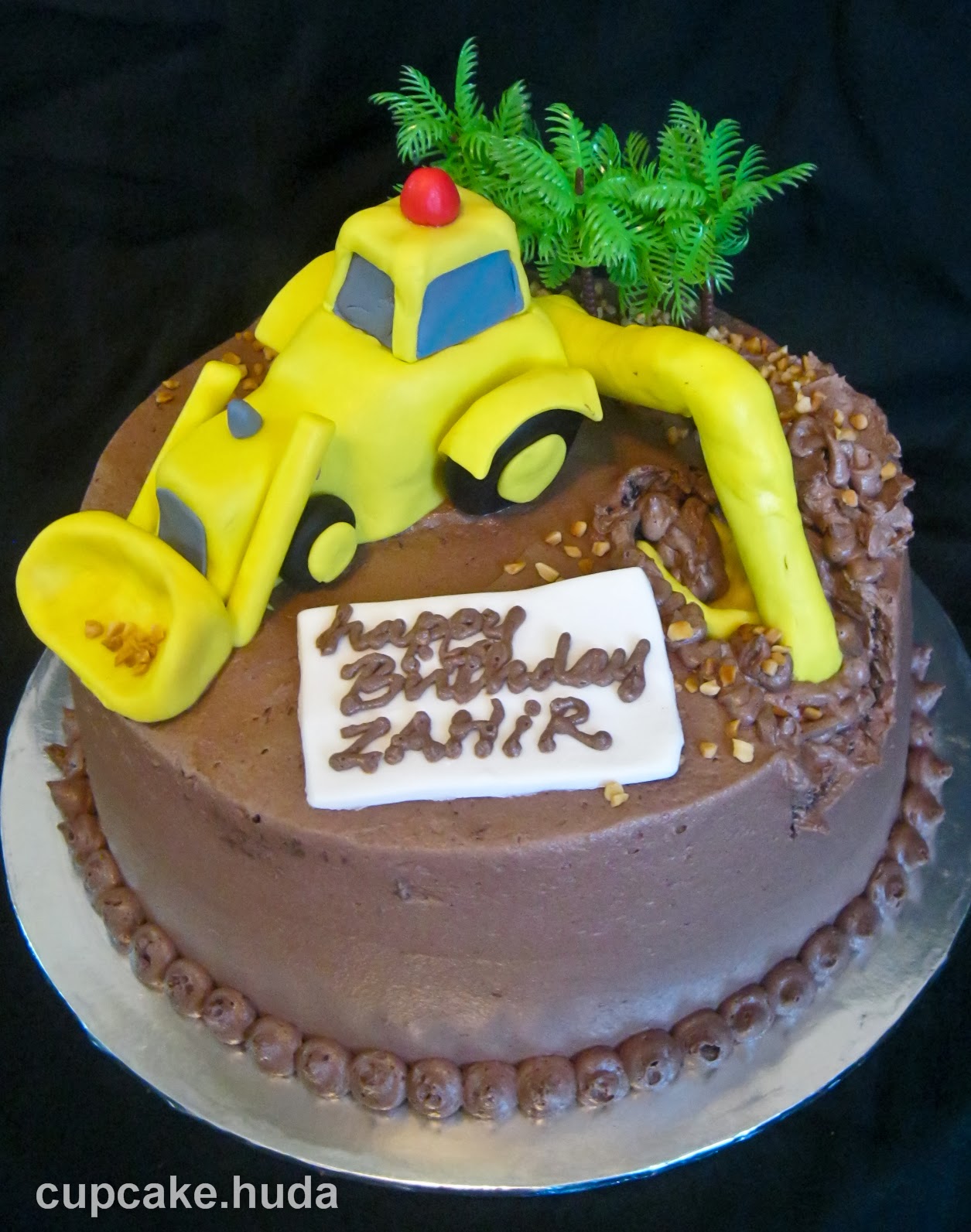 Backhoe is at Work : Happy Birthday Zahir | cupcake huda