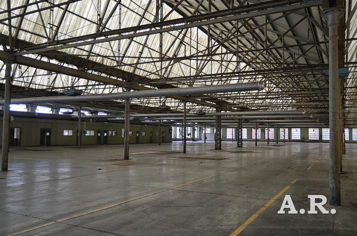 Fotografía. Espacios de arquitectura de ayer. Naves vacías. Antigua ...