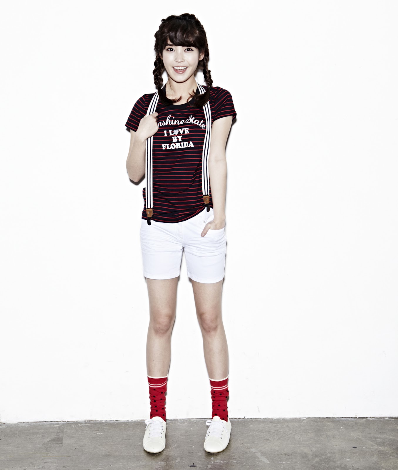 IU Singer Casual Style | Okay Wallpaper
