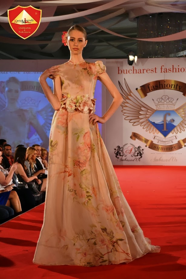 KASTA MORRELY: MADALINA POPA ESTE TOP MODEL ROMANIA 2013