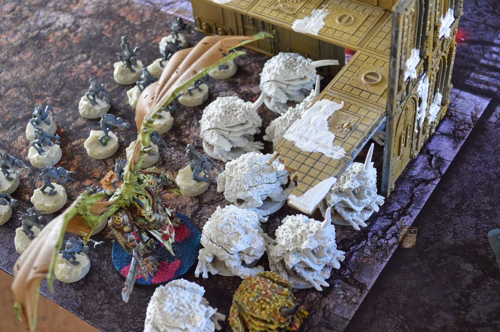 40k Brawl! Spawn over-run! Sons of Horhey Vs Chaos Emperors Will, Purge ...