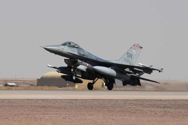 USAF deploys F-16 fighters to Saudi Arabia to strengthen air defense ...