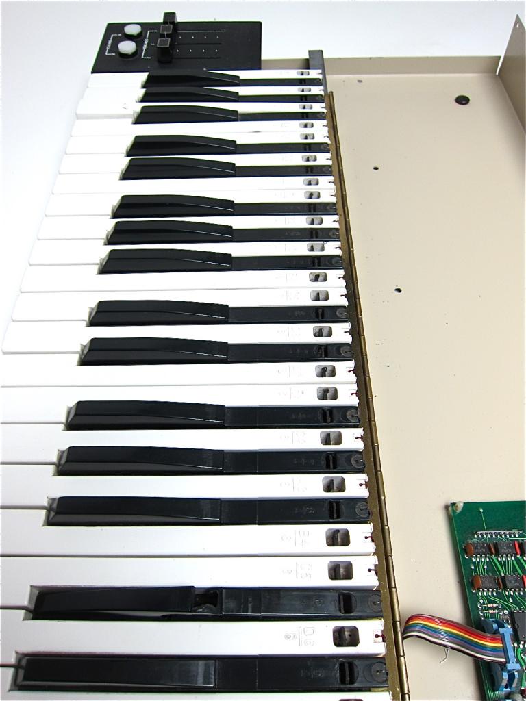 MATRIXSYNTH: FAIRLIGHT CMI KEYBOARD SN SNC088040