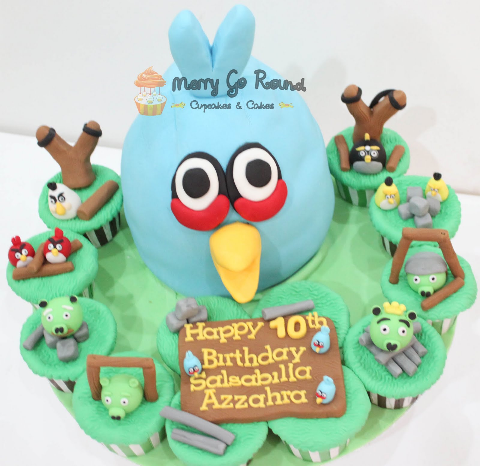 Merry Go Round - Cupcakes & Cakes: Angry Birds Cakes and Cupcakes!