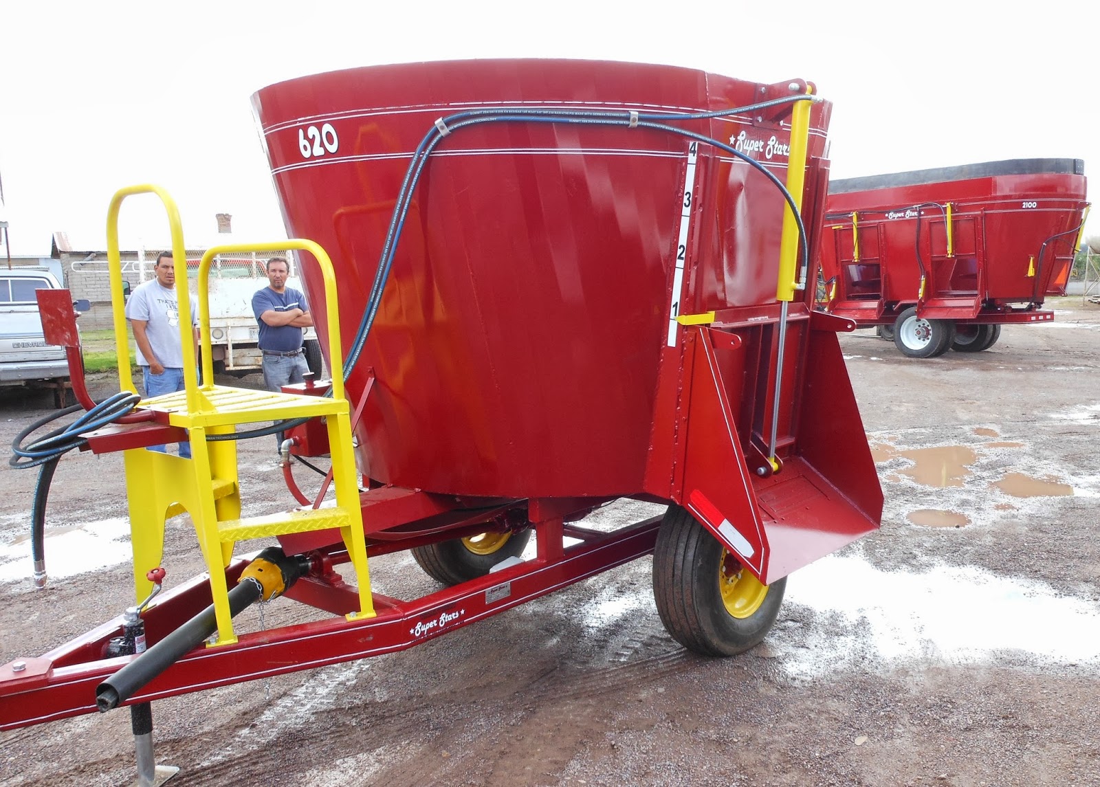 MAQUINARIA AGRICOLA INDUSTRIAL: Carros Revolvedores de Forraje y Grano ...