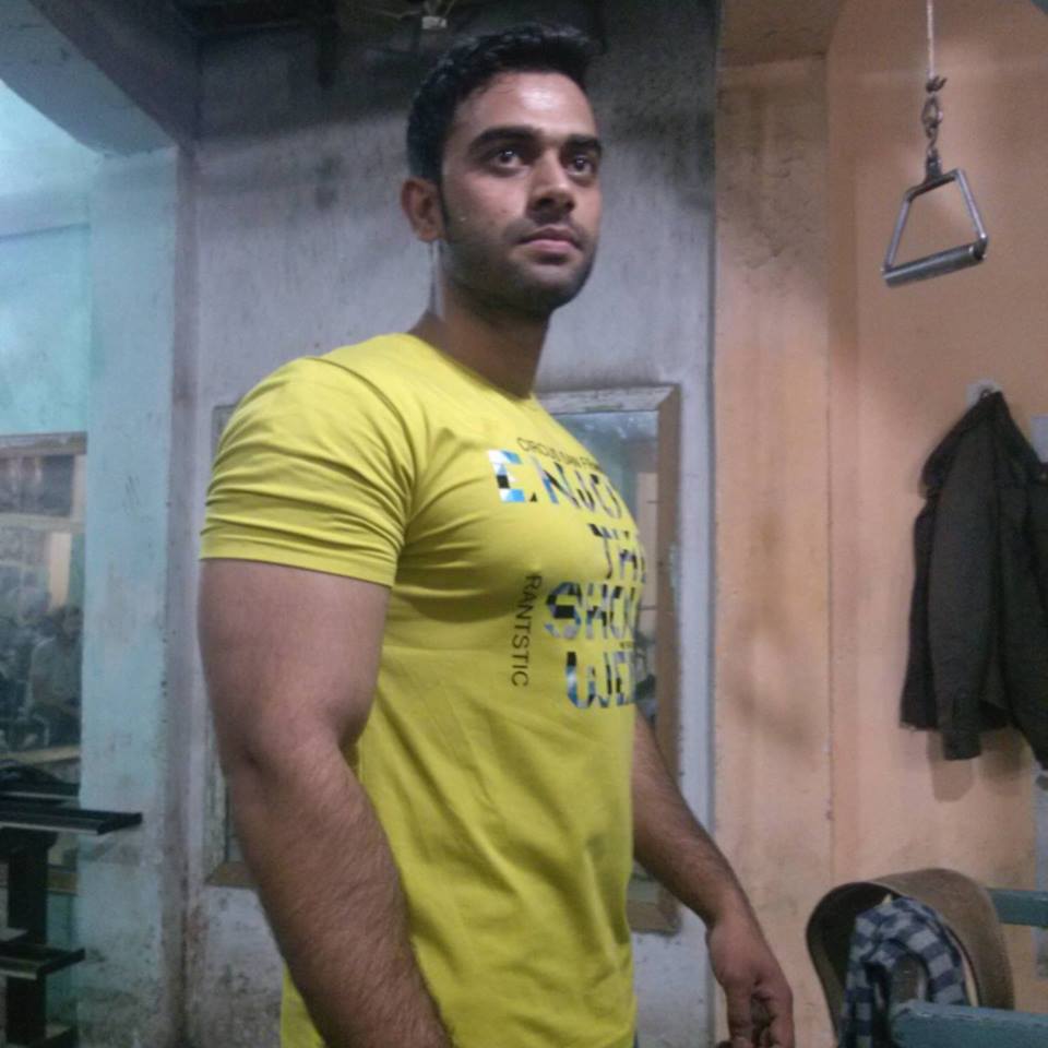 world bodybuilders pictures: cute and attractive pak army bodybuilder irfan mughal from lahore