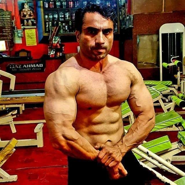 world bodybuilders pictures: bull bodybuilder from pakistani pashtune ...