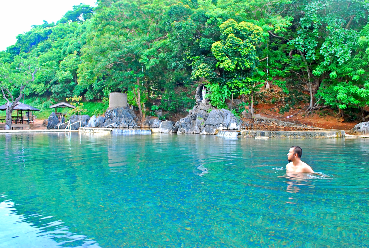 Maquinit Hot Springs, Coron, Palawan - Nomadic Experiences