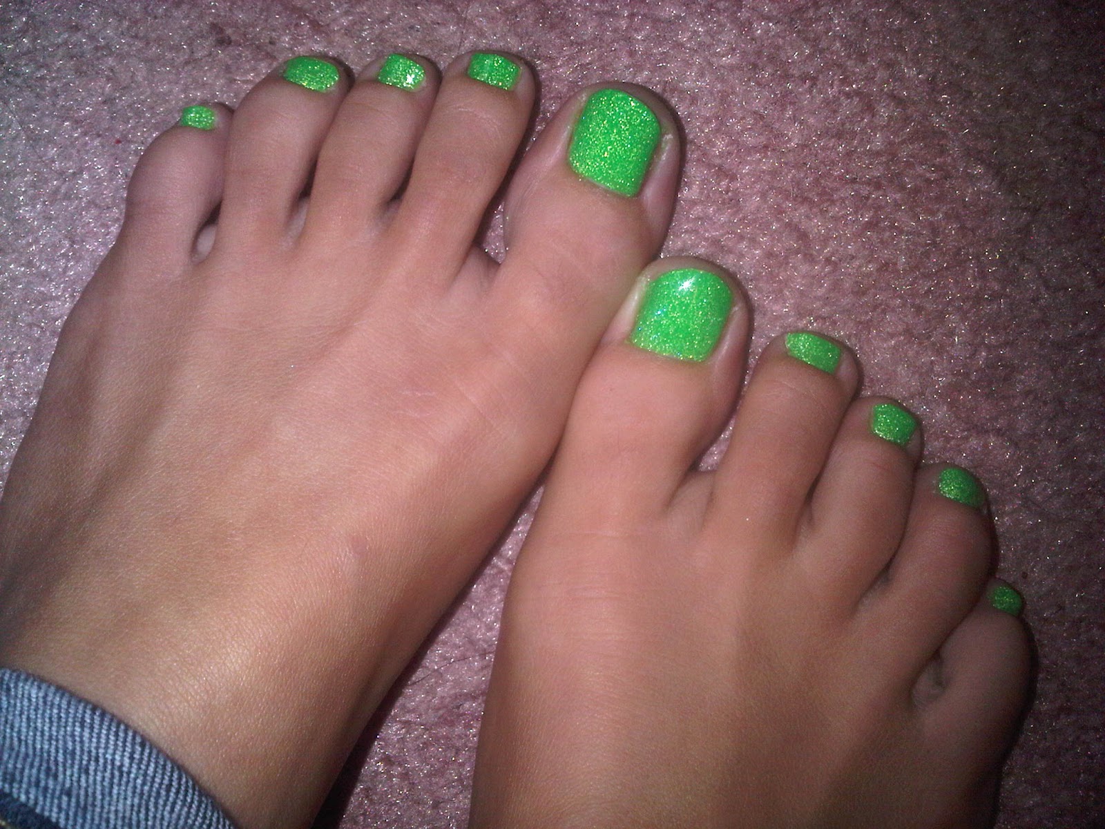 Majnooni Beauty: Creepy Feet : Color Club : Glitter Envy