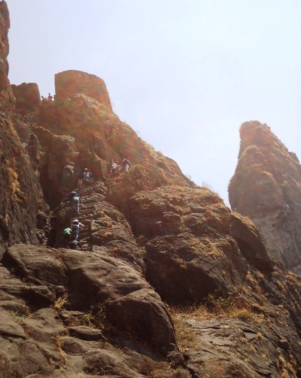 8 Must know Safety Measures for Malang Gad Trek | Everything About Haji ...