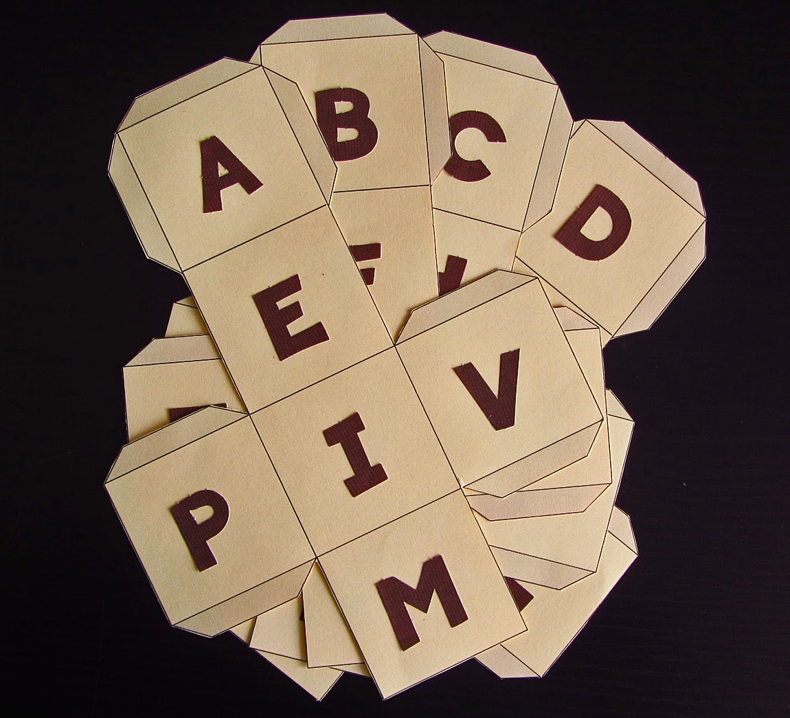 Pooh Bear Pre-K: Small Dice--Alphabet/Number