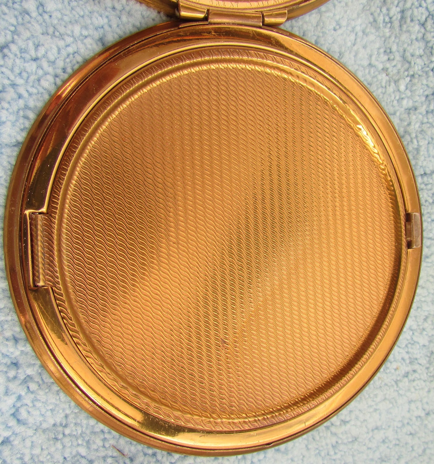 MYSTERY LOOSE POWDER COMPACT