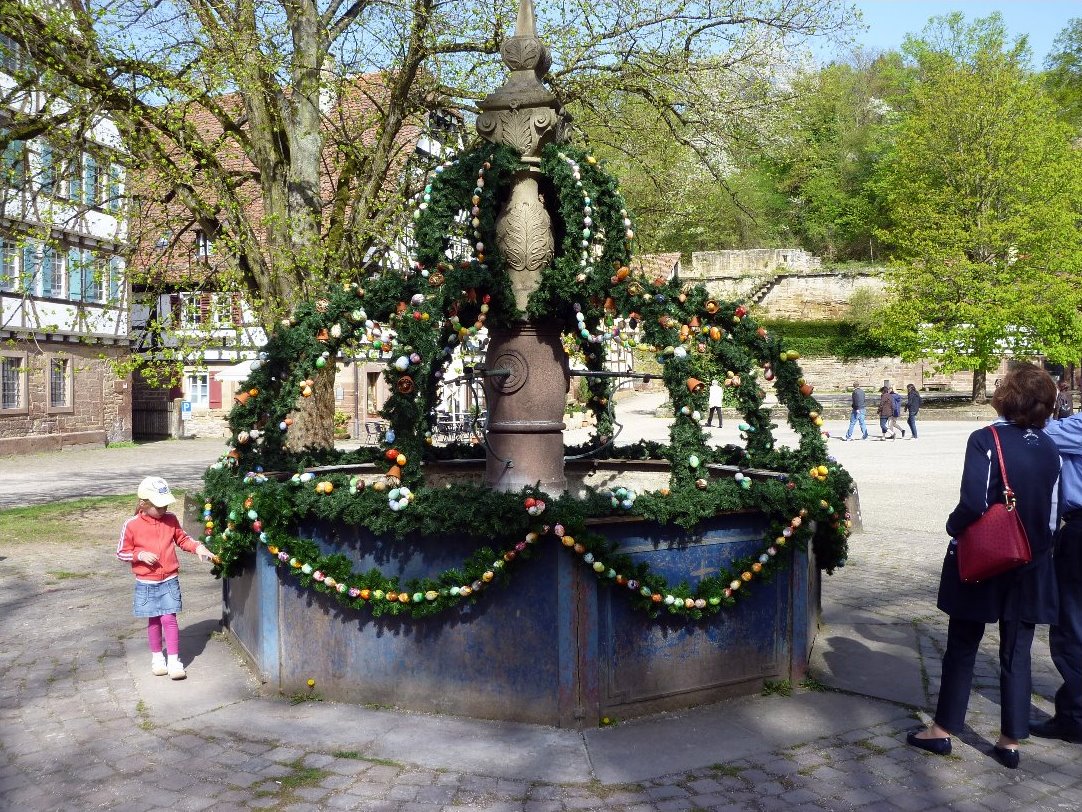 Penpalling and Letters: Easter traditions in Germany and Slovenia