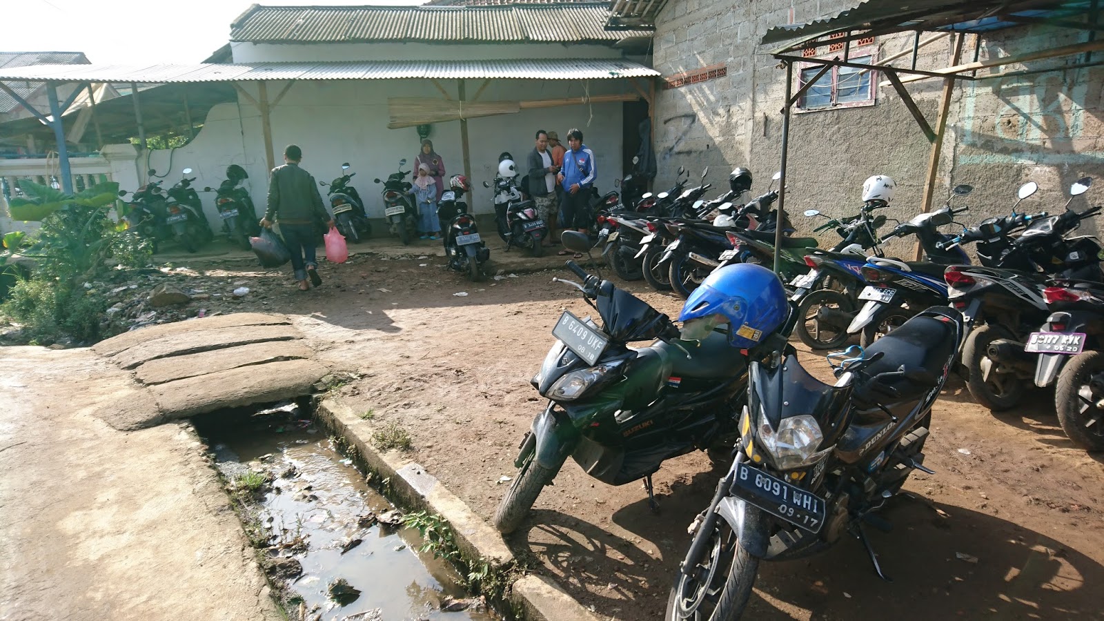 Review Beli Arwana di Pasar Ikan Parung ~ Sluufy`s Note