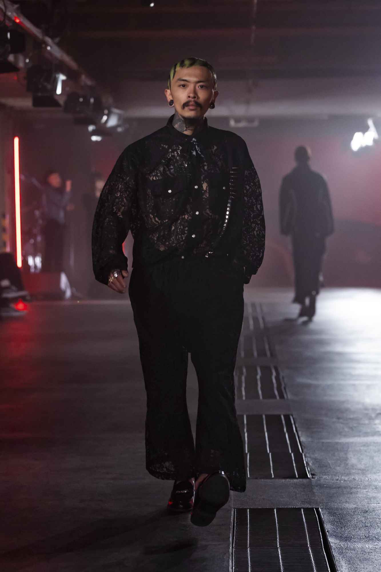 El CondutorH reconcepctuliza la silueta del rockstar para su colección ...