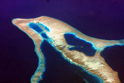 8 strange shaped island from around the world