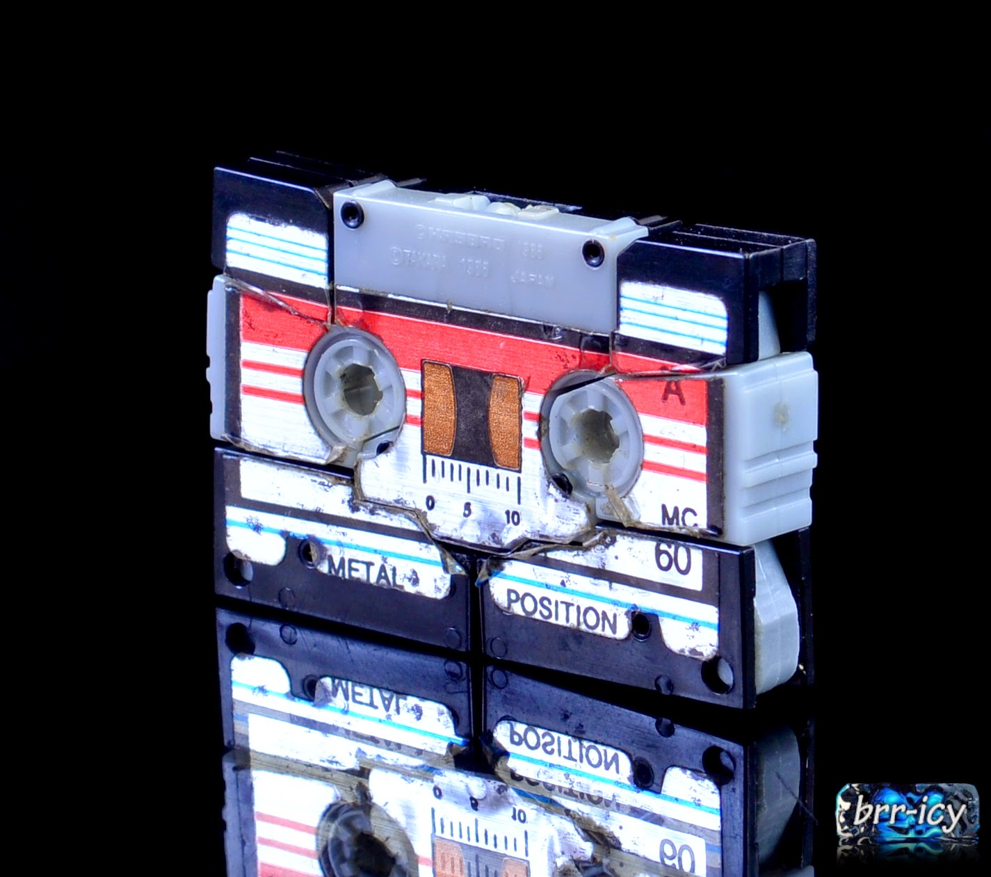 Brr-icy's Transformers Reviews: Blaster and the 1986 Cassettes
