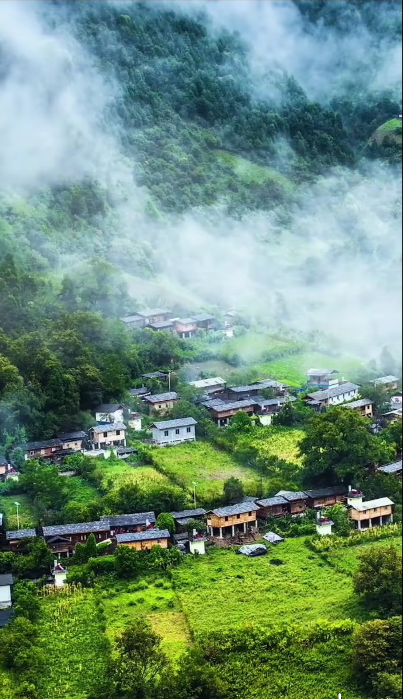 16Travel photograph landscape of magnificent mountains