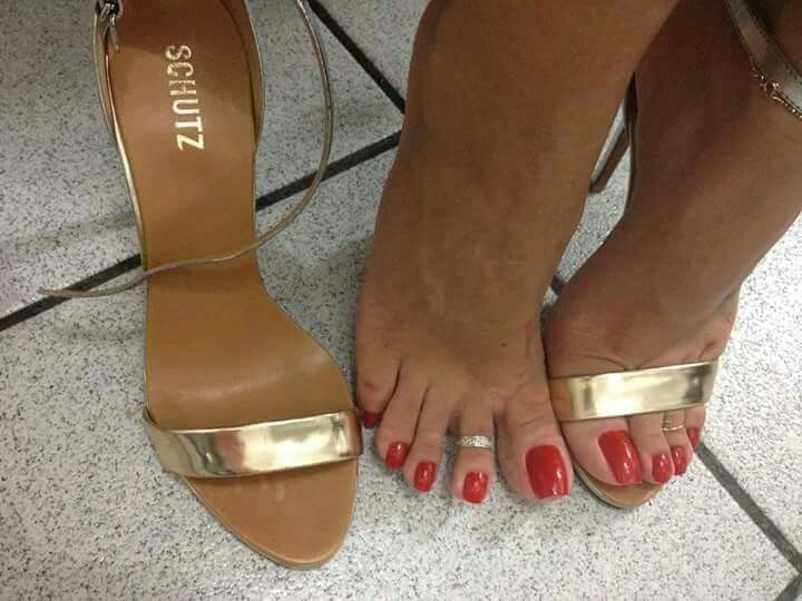 Beautiful Female Feet: Absolutely Royal Feet