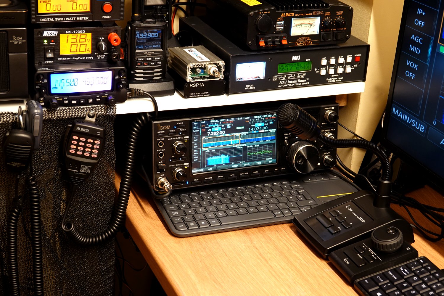 M7MCQ HAM RADIO BLOG: SHACK PIC - IC-7610